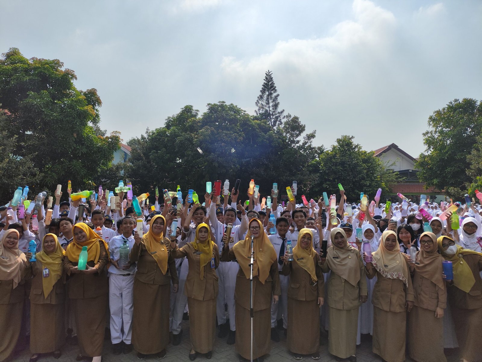 Kampanye Bebas Sampah Plastik di Spentaru sebagai wujud aksi sekolah ... Kampanye Bebas Sampah Plastik di Spentaru sebagai wujud aksi sekolah ...